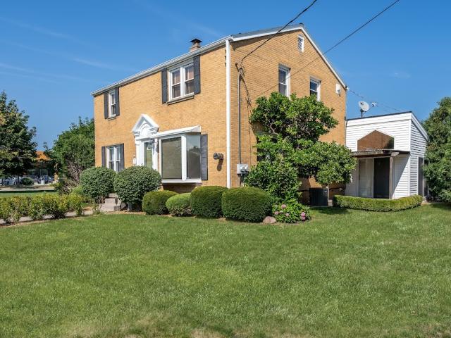 5810 N Green Bay Ave