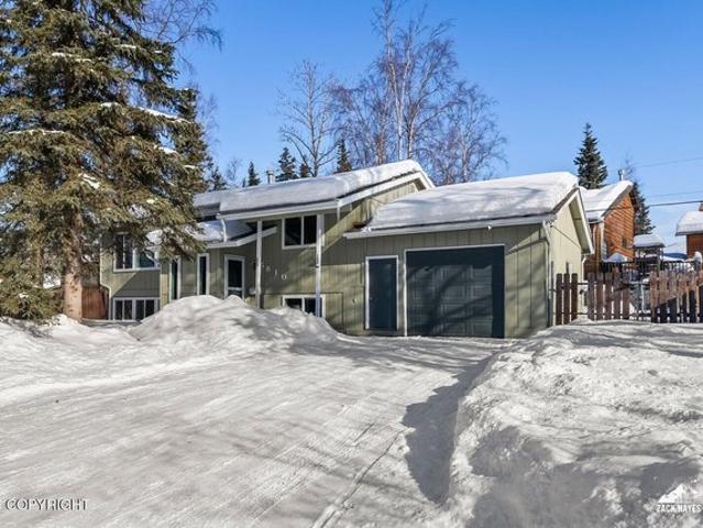 5810 College Dr, Anchorage, AK 99504