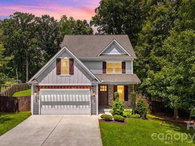 5810 Dwayne Starnes Dr, Hickory, NC 28602