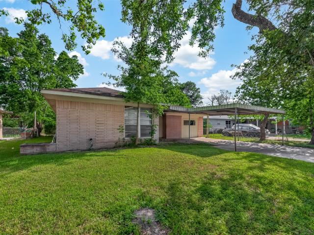5810 Flamingo Dr, Houston, TX 77033 | MLS #14526 | Compass