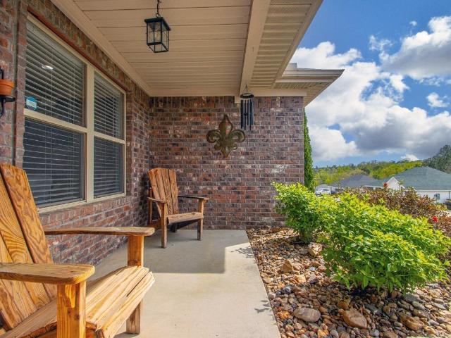 5810 Heritage Heights Dr