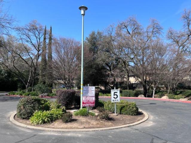 5810 Shadow Creek Dr #4, Sacramento, CA 95841