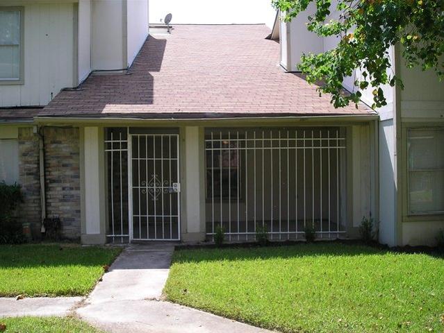 5810 Twisted Pine Ct Unit B, Houston, TX 77039