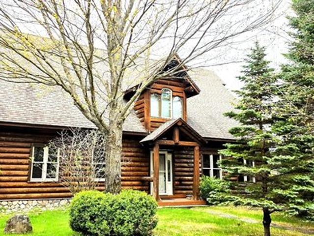 5810 Tanbark Ct, Gaylord, MI 49735