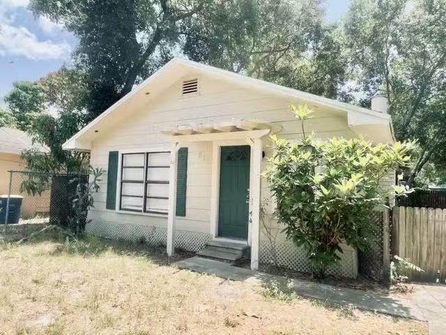 58111438 911 Grand Central St