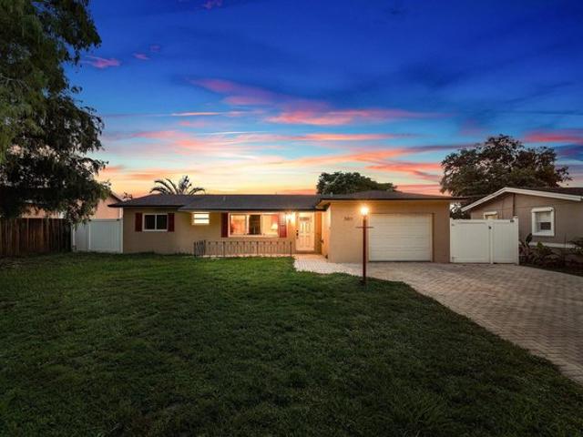5811 SW 53rd Ter, Davie, FL 33314