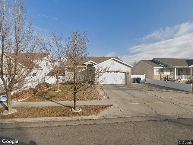 5811 S Crest Flower Way, Salt Lake City, UT 84118
