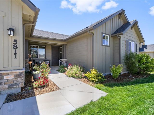 5811 W Copperstone Dr