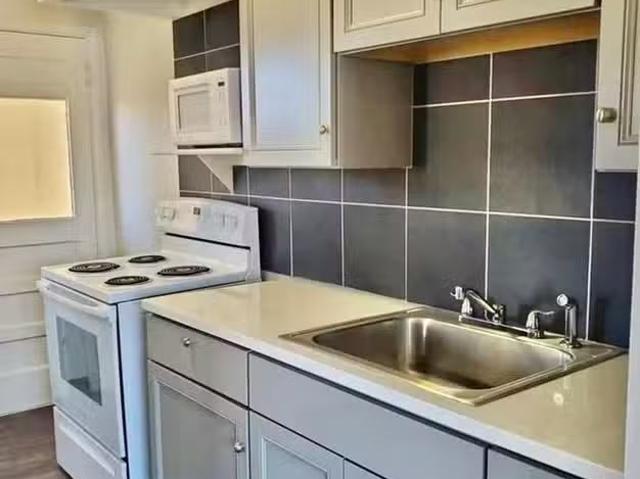 58122935 712 15th Avenue Ct