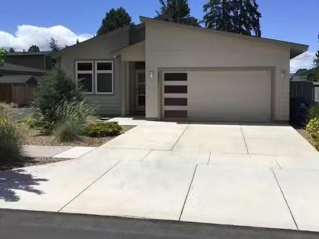58128186 62011 Dantili Rd