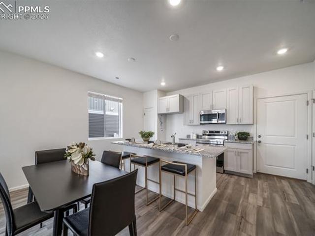 5812 Bowerman Lane