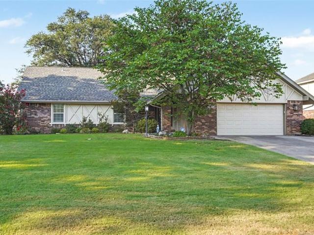 5812 E 97th St, Tulsa, OK 74137