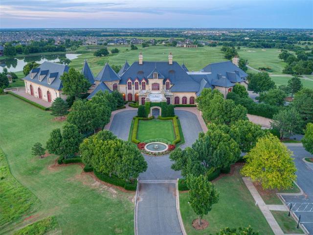 5812 Promenade Square