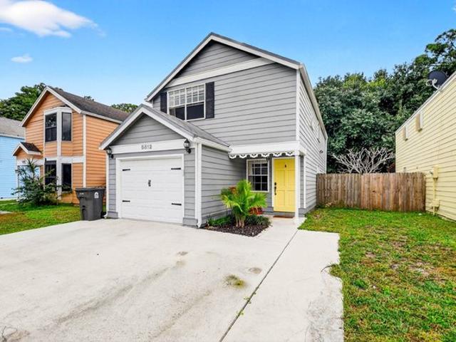 5812 Thisledown Ct, West Palm Beach, FL 33415