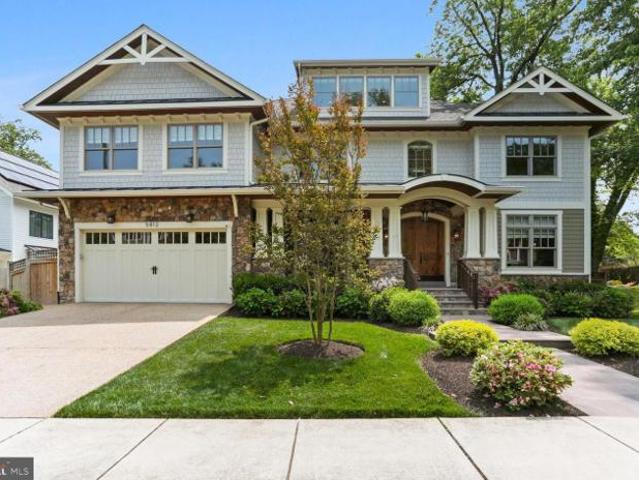 5812 37th St N, Arlington, VA 22207