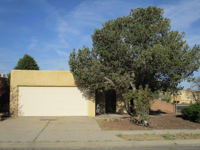 5813 Elmwood Dr NE, Albuquerque, NM 87109