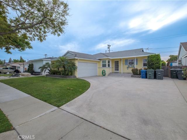 5813 Fanwood Ave, Lakewood, CA 90713 | MLS #DW26052 | Compass