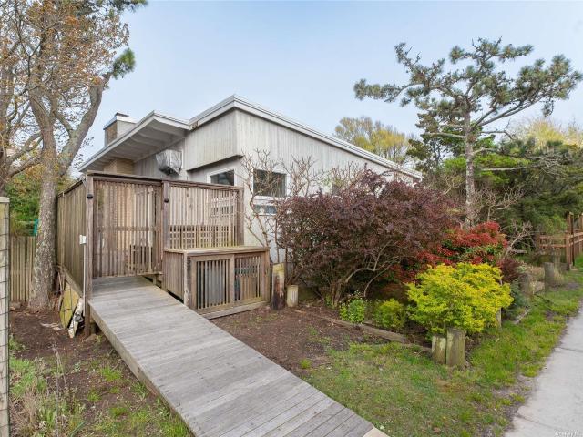 581 Bayberry Walk, Ocean Beach, NY 11770 | MLS #L3364