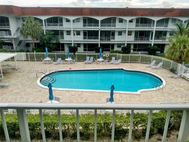 581 Blue Heron Dr Apt 315B, Hallandale Beach, FL 33009