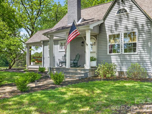 581 Hicks Creek Road