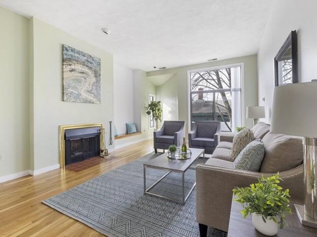 581 Mount Auburn St Apt 2, Cambridge, MA 02138