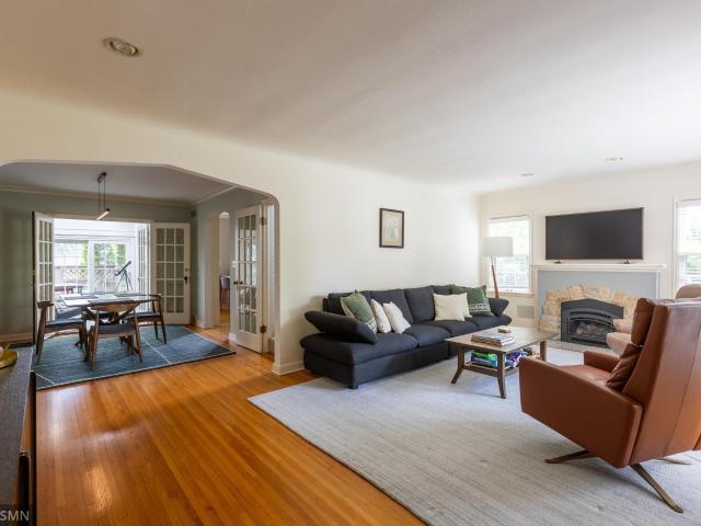 581 Montrose Lane