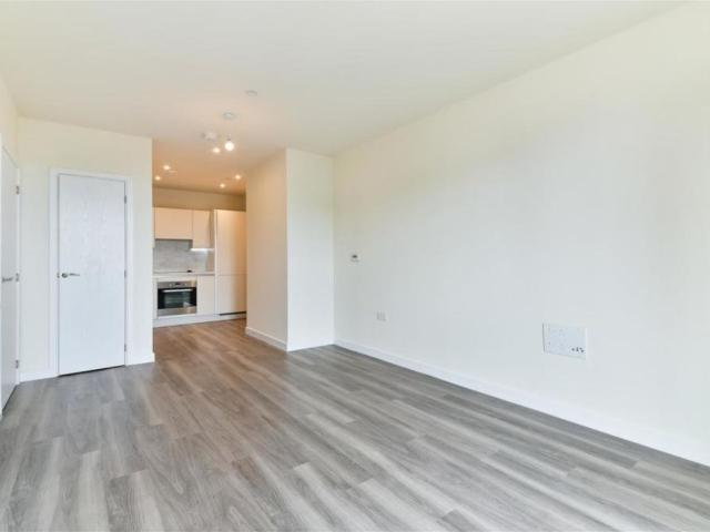 581 North End Road, Wembley HA9, 1 bed flat to rent, £1,950 pcm | PrimeLocation