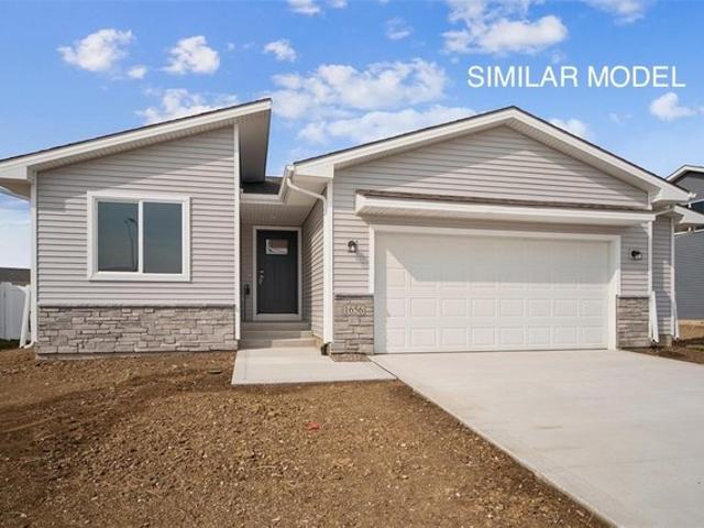 581 NW Crystal Creek Ln, Grimes, IA 50111