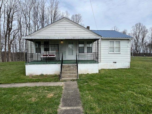 581 Pemberton Rd, Coal City, WV 25878