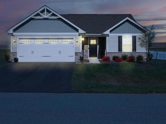 581 Perspective Pl, Hedgesville, WV 25427