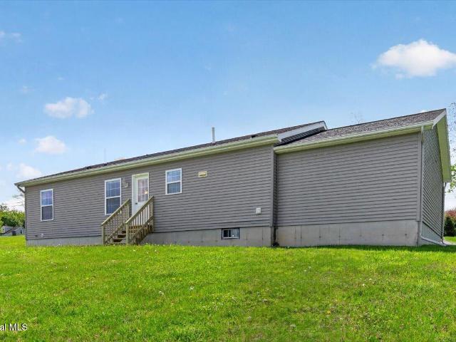 581 Pinewoods
