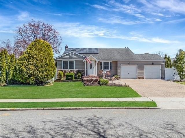 581 Roosevelt Ave, Massapequa Park, NY 11762