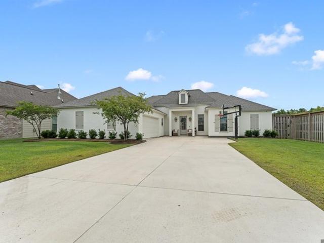 581 White Egret Dr, Saint George, LA 70810