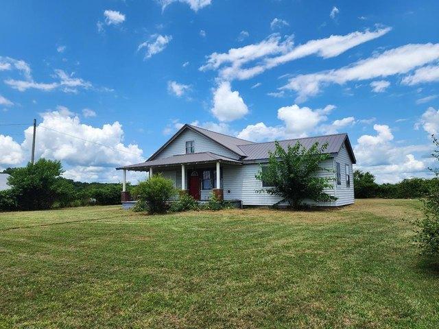 581 Tabor Loop Rd, Crossville, TN 38571
