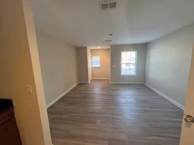 58248384 116 Winterberry Ln