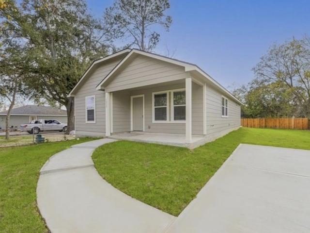 5824 Glen Lee Dr, Houston, TX 77396