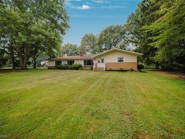 5824 Hartneck Rd, Valley City, OH 44280