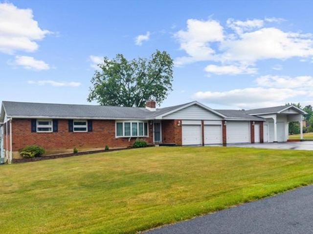 5824 Holiday Dr, Allentown, PA 18104
