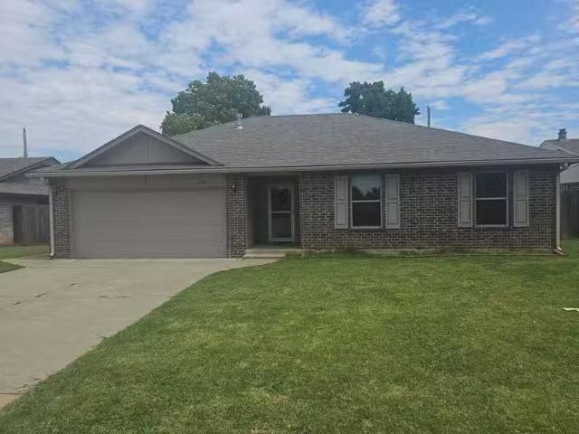 58259486 703 W 8th St