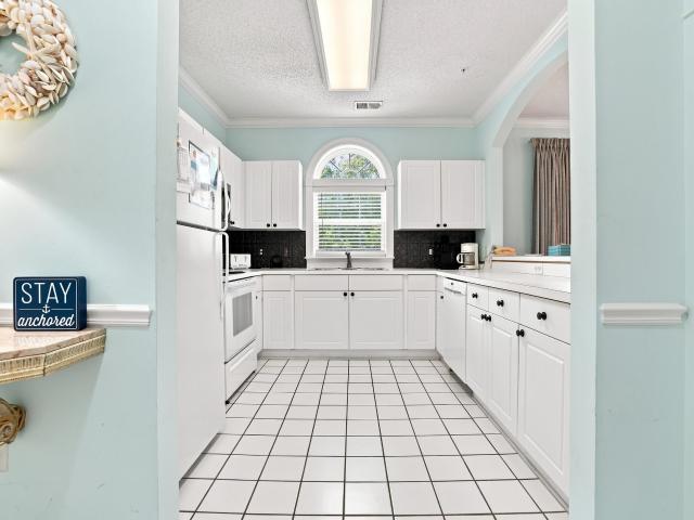 5825 Catalina Dr. 121
