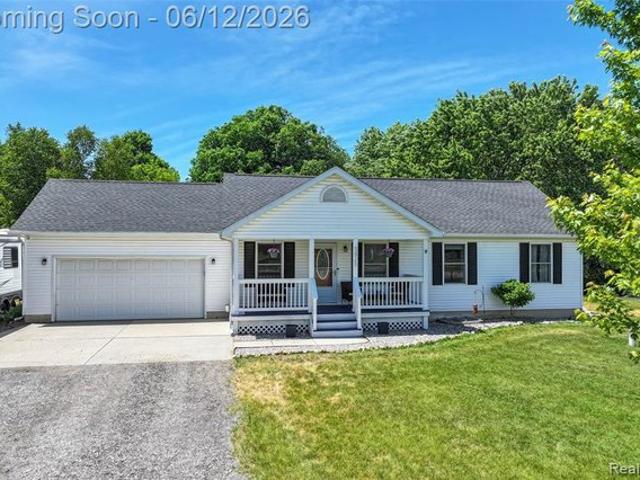 5825 Cobblestone Dr, Deerfield, MI 48461