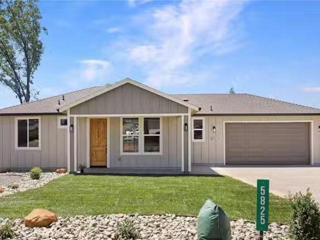 5825 CRESTVIEW DR, PARADISE, CA 95969 Single Family Residence.