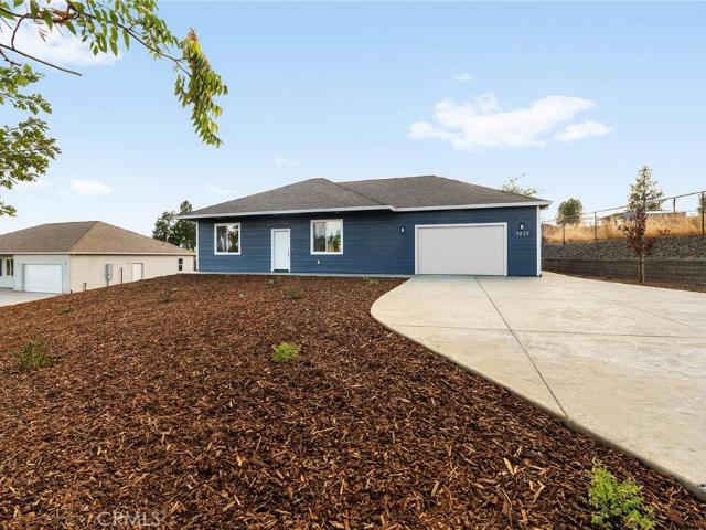 5825 Golden Oaks Road