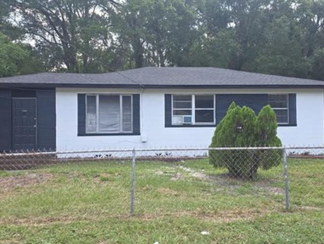 5825 Poitier Dr, Jacksonville, FL 32209