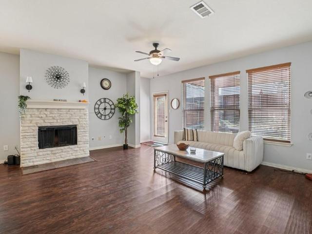 5825 Shetland Circle