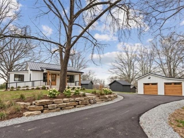 5825 Vaughn Road