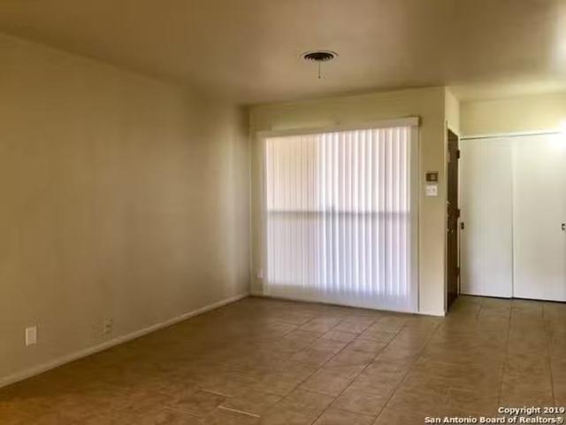 58264194 2738 Nacogdoches Rd