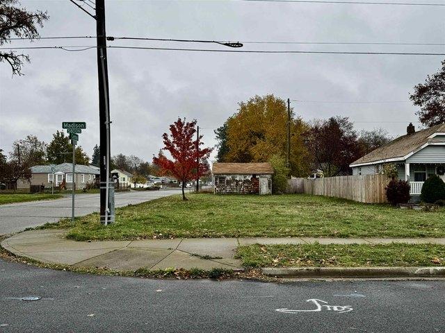5826 N Madison St, Spokane, WA 99205