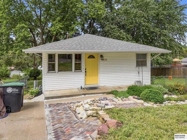 5826 S 50th St, Omaha, NE 68117