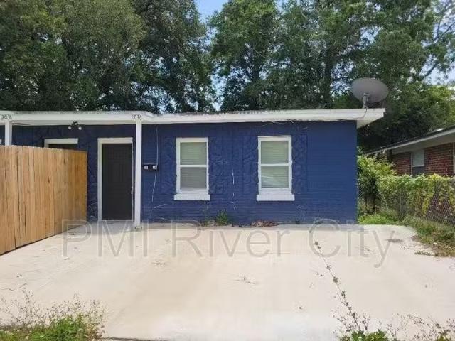 58273405 2036 W 11th St